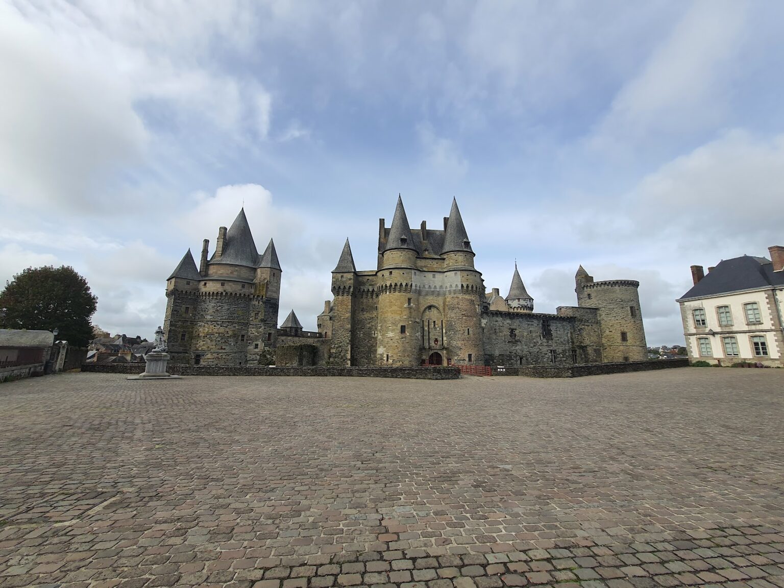 WiT Drive 23 – พี่หมีกับอาบันไปเยือนฝรั่งเศส – WiTcast